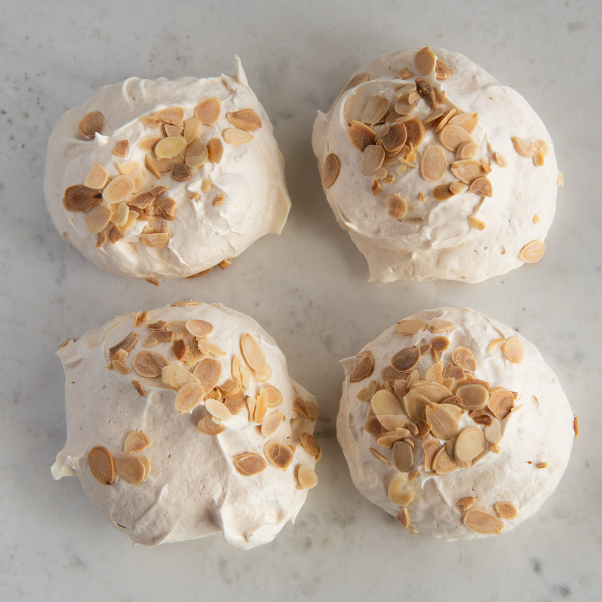 Almond Pavlovas – Prima Après
